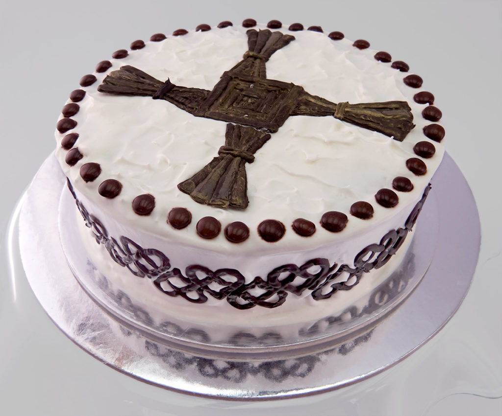 Pastel Cruz de Brigit – Repostería Mágica